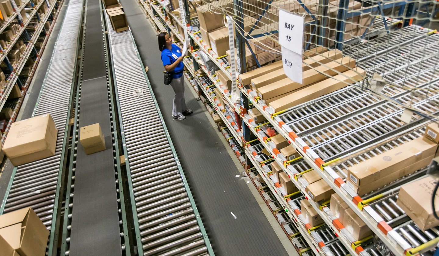 23 Uses for Gravity Conveyors