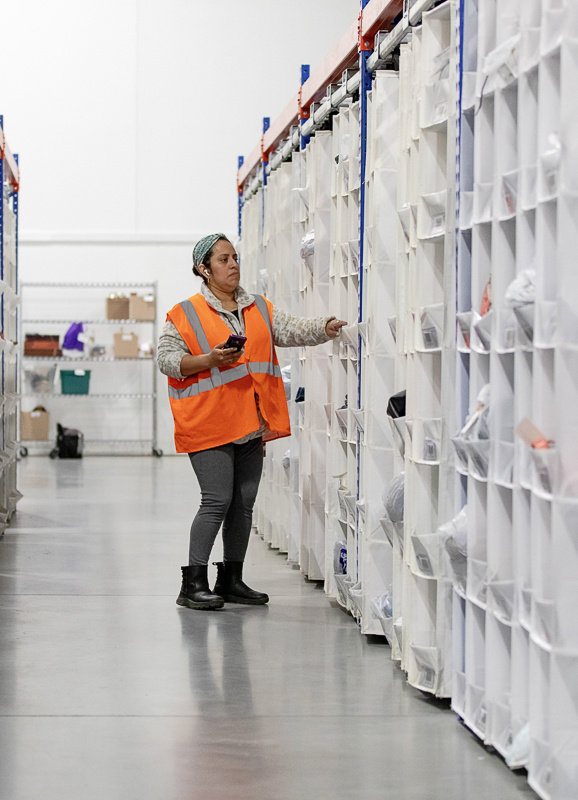 Top 7 Warehouse Management Challenges and How to Overcome Them